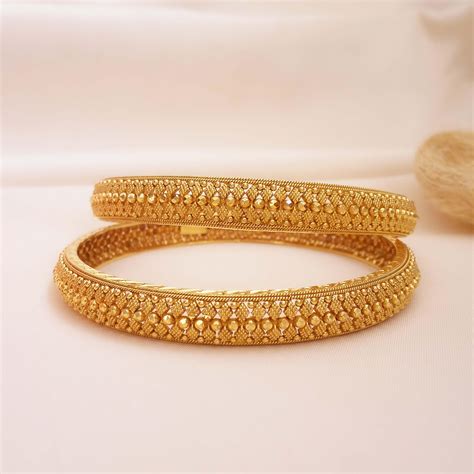 Buy Qala Rajasthani Gold Bangles 22 Kt Yellow Gold 33 5 Gm Online