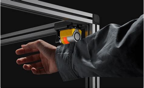 Keyences Electromagnetic Interlock Switch Solution For Safety Fencing
