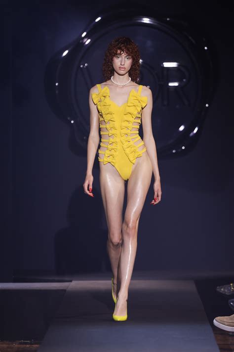 Viktor And Rolf Fw 23 Couture Show — Barbara Blanchard Casting