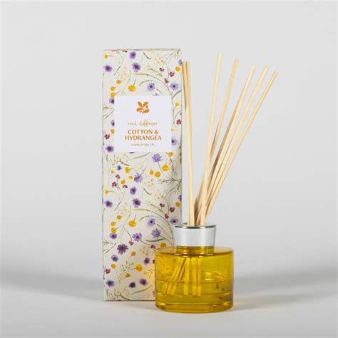 National Trust Reed Diffuser Cotton And Hydrangea