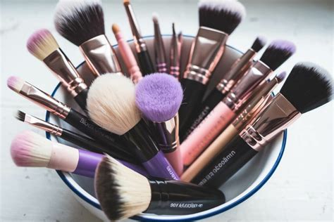 Non Toxic Makeup Brushes What Are They Made Of And Why To Use