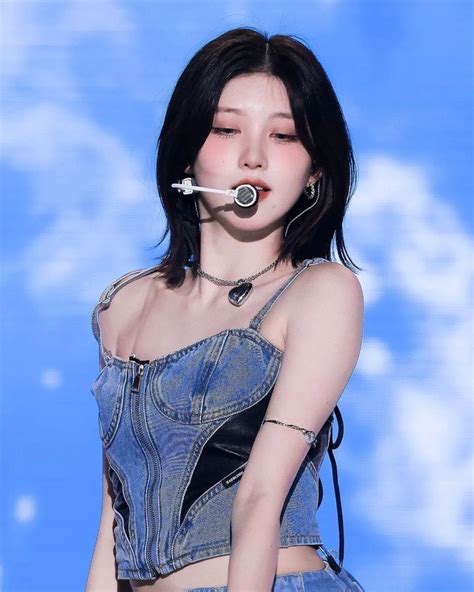 Gaeul Ive Kpop Girls Cute Asian Girls Asian Girl