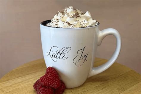 How to Make a Delectable Raspberry Mocha Latte – Latte Joy