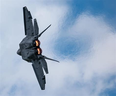 An F 22 Pulling Gs At An Airshow Yesterday Feat Afterburners And Exhaust R Aviation