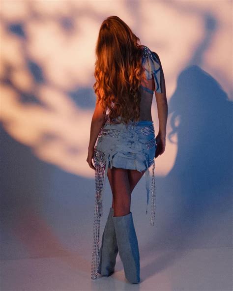 Carolina Aranda é Cantora Vê Imagens Dos Bastidores Do Tema “licor”