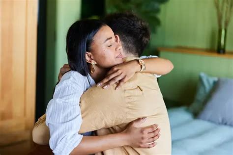 Cute Couple Hugging Wallpapers