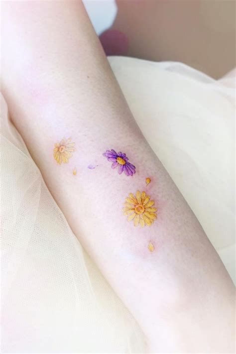 33 Fabulous Daisy Tattoo Ideas And Designs 2022