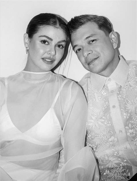 ‘no Titles Just Vibes 🤡 Singer Lyca Gairanod Shared Aesthetic Night Selfies