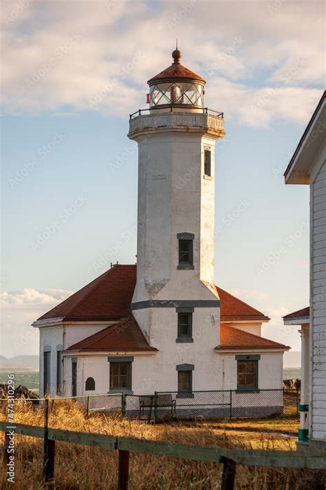 Point Wilson Lighthouse It Marks The Western Side Of The Entrance To