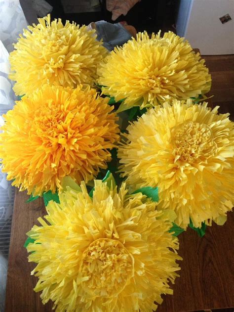 Одуванчик шляпка из гофробумаги Fabric Flowers Fantasy Clothing Garden Projects