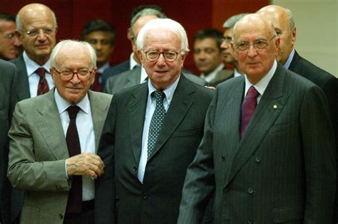 Giorgio Napolitano Settantanni Di Impegno Politico Dal Pci Al Colle