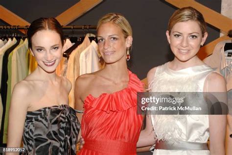 Amanda Lyons Photos And Premium High Res Pictures Getty Images