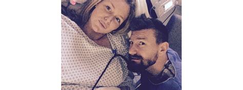 Photo Aurélie Van Daelen Dévoile Une Photo Delle En Pleine Salle Daccouchement Le 3 Janvier