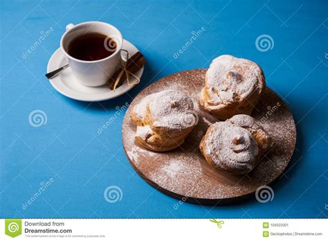 Delicious Puff Pastry Eclair With Powdered Sugar Stock Image Image Of Puff Gourmet 104522001
