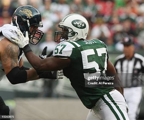 Football Player Bart Scott Photos And Premium High Res Pictures Getty Images