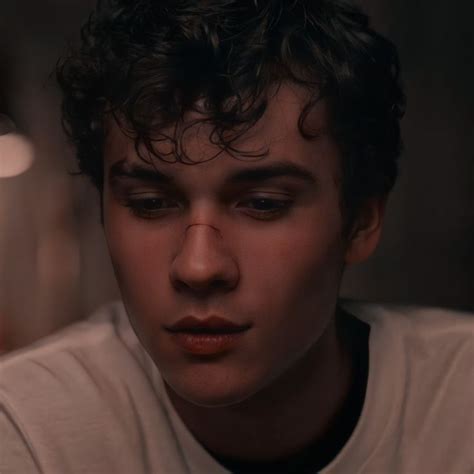 Pin De 𝙢𝙮𝙣si Em Tv ≀ Deadly Class Homens Lindos Harry Potter Famosos