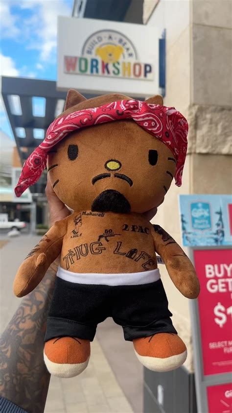 Valure Tupac Hello Kitty Drops 1225 At 5 Pm Est Tupac