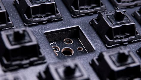 How To Install Switches On Hot Swap Keyboards