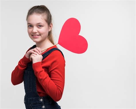 Cute Girl Love Pictures Freepik
