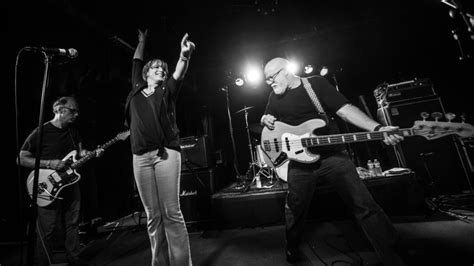 Watch Velocity Girl Play Their First Show In 21 Years Pics Video Setlist