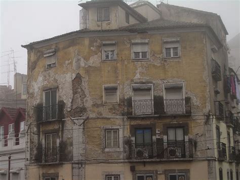 Rehabilitación De Edificios En Barcelona Los Riesgos De No Contar Con Un Adecuado Mantenimiento