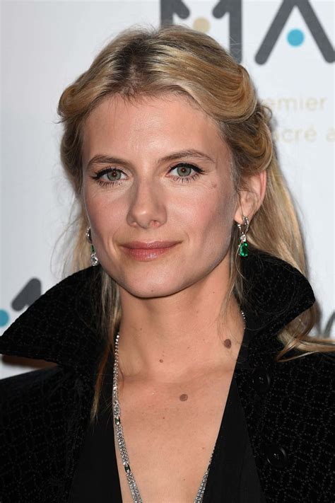100 Mélanie Laurent Wallpapers