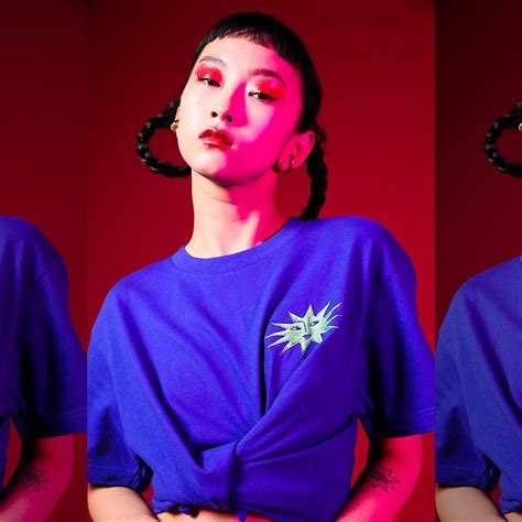 トムス株式会社 アーティスト・tiaraがtシャツを制作「私たちは何色にだってなれる」