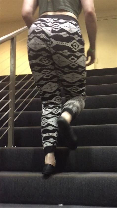Pawg Leggings Flexible Stretching With Stairs Video Spandex
