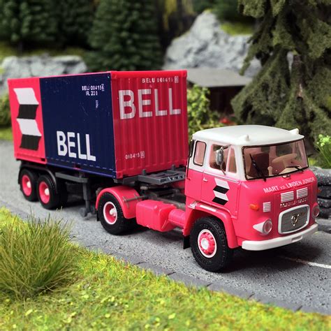 Camion Scania Lb76 Semi Remorque Porte Conteneurs Rose Et Bleu Herpa