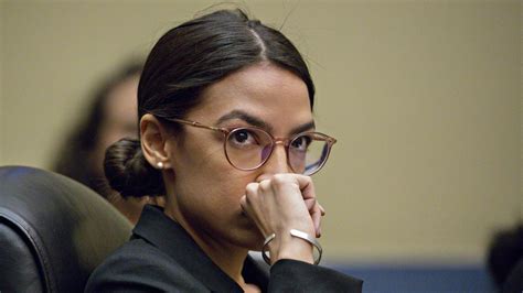 Aoc Called Out Another Misogynist Troll In Her Twitter Mentions Teen