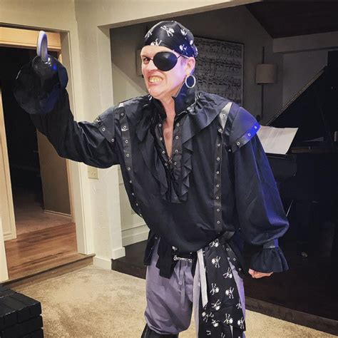 About — Dr Luke Shellenberger