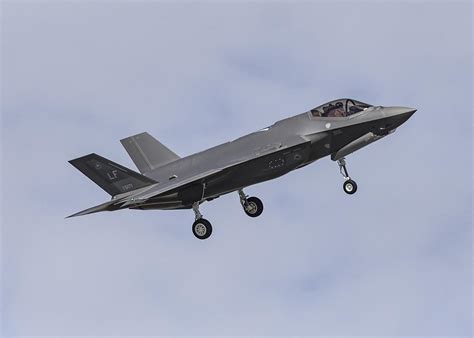 15 5171 • F 16 Photography