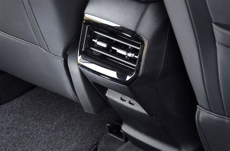 15 Hybrid Trophy Suv 5dr Petrol Hybrid Auto Euro 6 Ss 224 Ps