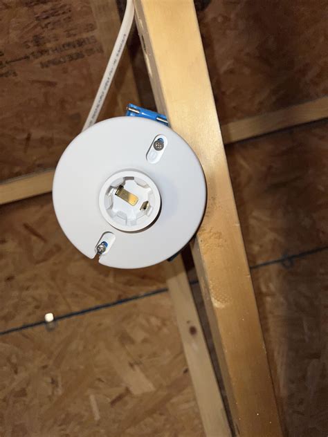 Help Identifying A Socketbulb Rlightbulbs