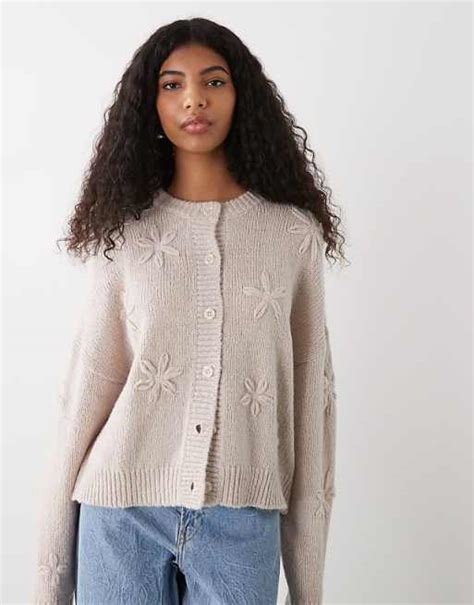 Reclaimed Vintage Kastige Strickjacke In Cremeweiß Mit 3d Blumen Und