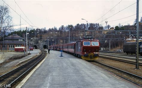 Nsb El162202 Train 42 To Oslo Ready For Departure Dombå Flickr