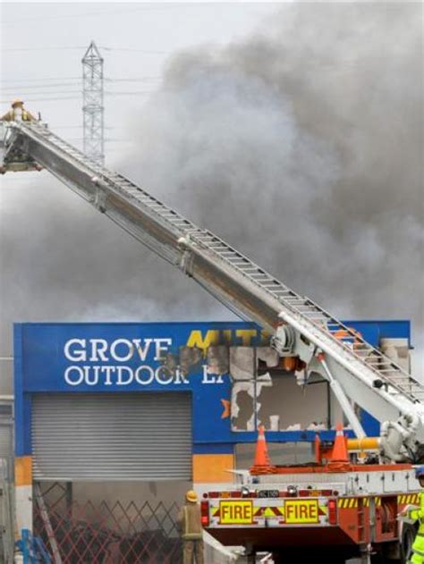 Mitre 10 Fire Spreading Otago Daily Times Online News