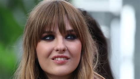 Victoria De Angelis Le Foto Della Vacanza Con Luna Topless E Baci