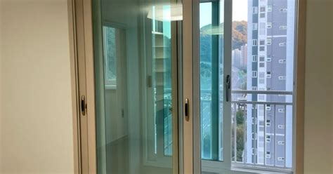 입주청소를 처음 했는데 꼼꼼하게 잘해주셨습니다 하자있는 부분도 체크해서 알려주시고 좋았어요 다음에 이사하면 또 이용하겠습니다 숨고 숨은고수