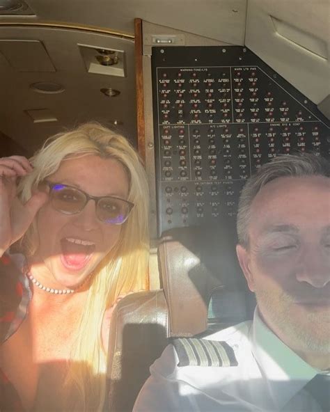 Britney Spears Says She Flew The Plane For A Minute During Private