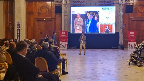 Livresq Romania Alex Malureanu Cmo și Cofondator