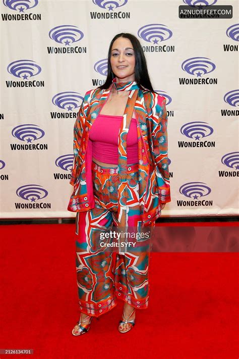 Sara Tomko Feet Aznudefeet