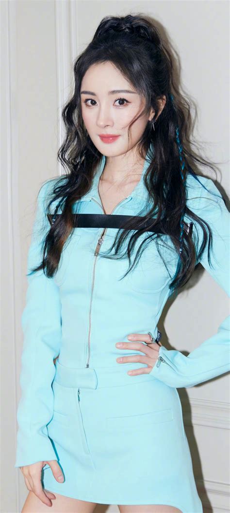 杨幂 清爽薄荷蓝套装 手机壁纸phone高清大图彼岸桌面