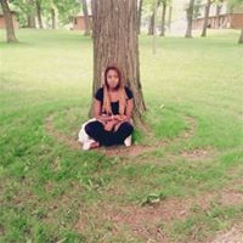 Stream Aline Leles 1 Music Listen To Songs Albums Playlists For