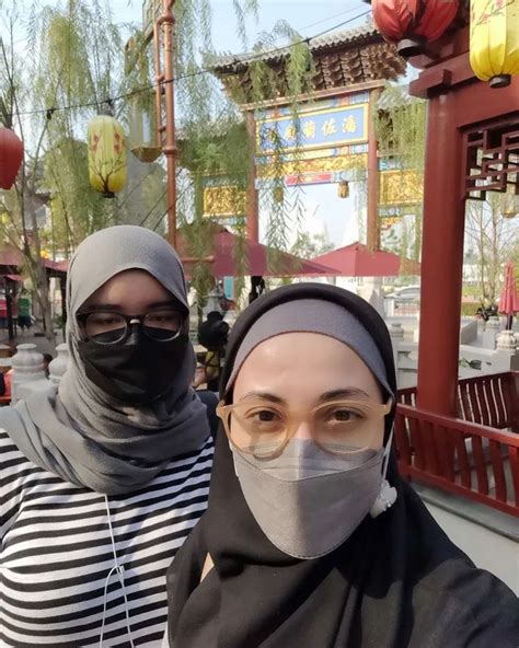 Subscribe To Become A Mother In Soap Operas Here Are 7 Portraits Of Devi Permatasari With Her