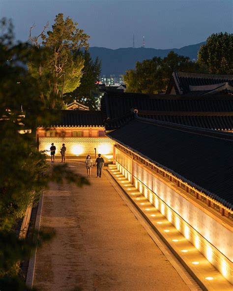 여행을 떠나는 이유 밤 데이트 최적의 장소🌙 화성행궁 야간개장 한국관광공사에서 선정한 야간관광지 Facebook