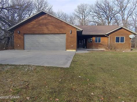 Peaceful Pembina Country Home With Wide Open Space And Privacy Sanideas