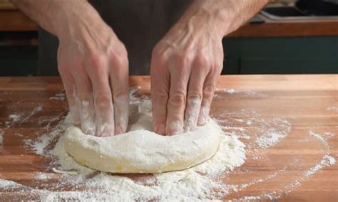 Pizza Huts Hand Tossed Vs Original Pan Which Crust Wins