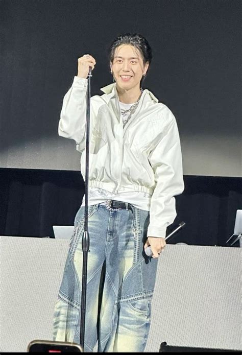 ปักพินในบอร์ด Yugyeom ยูคยอม คนดัง