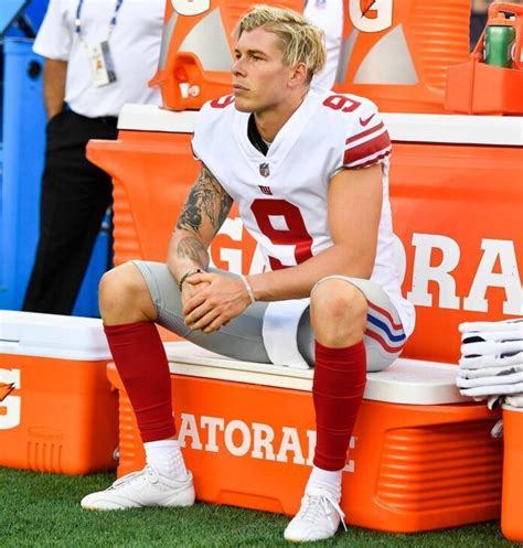 Brad Wing Bio Tattoo Stats Wife Son And Net Worth Beckham Jr
